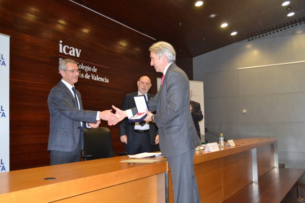 Concesión de la Medalla al Mérito en el Servicio de la Abogacía ...